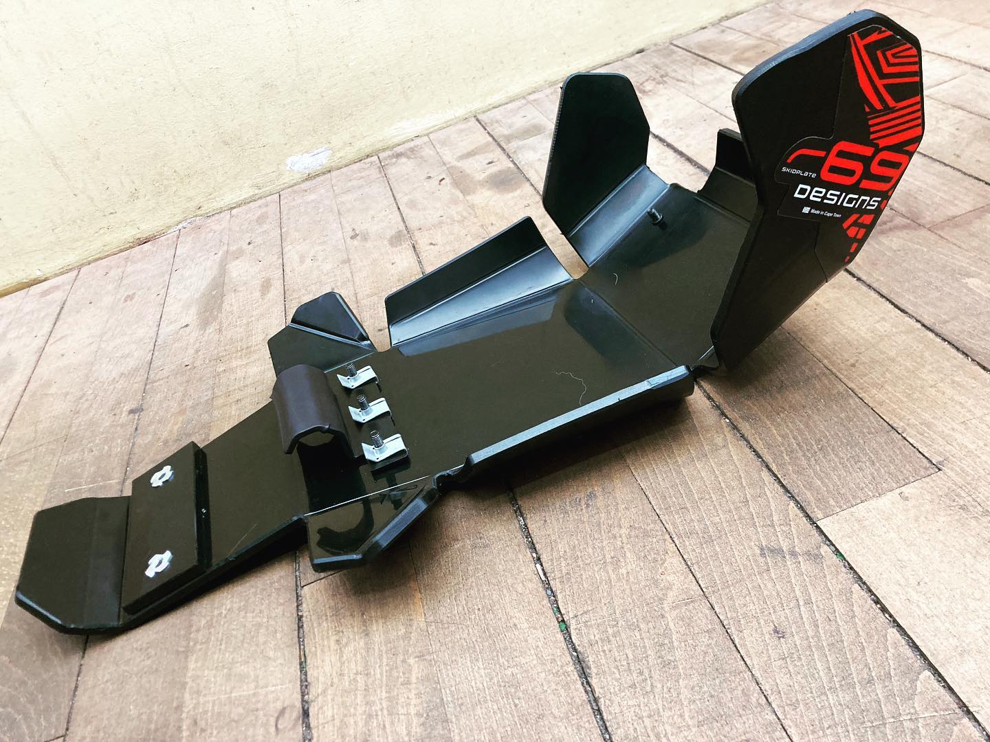 69 Designs - Bashplate – enduromania